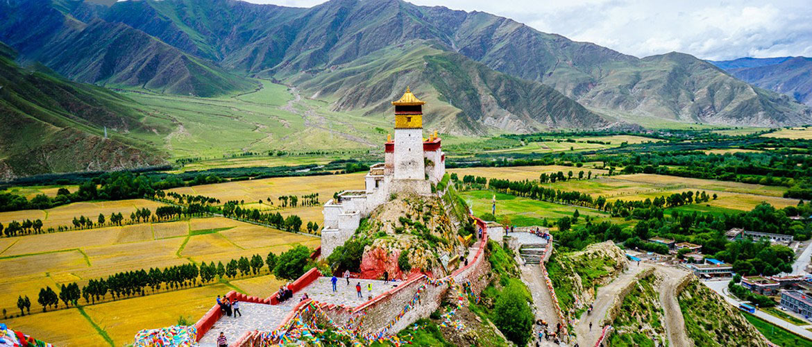 Yumbulagang Palace - The Oldest Building in Tibet