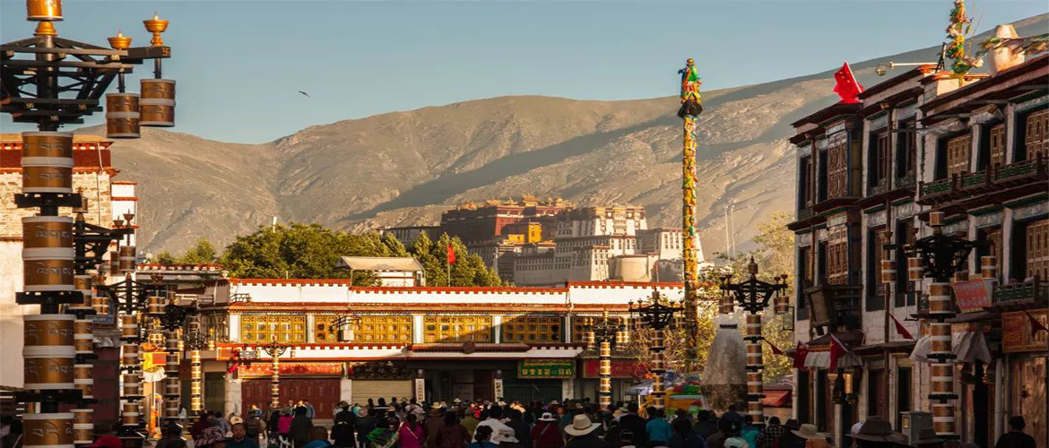 Lhasa to Kathmandu Overland Tour with Everest Base Camp